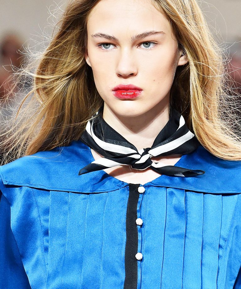 Schnitt-Technik von Kragenformen mit Rückenanlage › M.Müller & Sohn